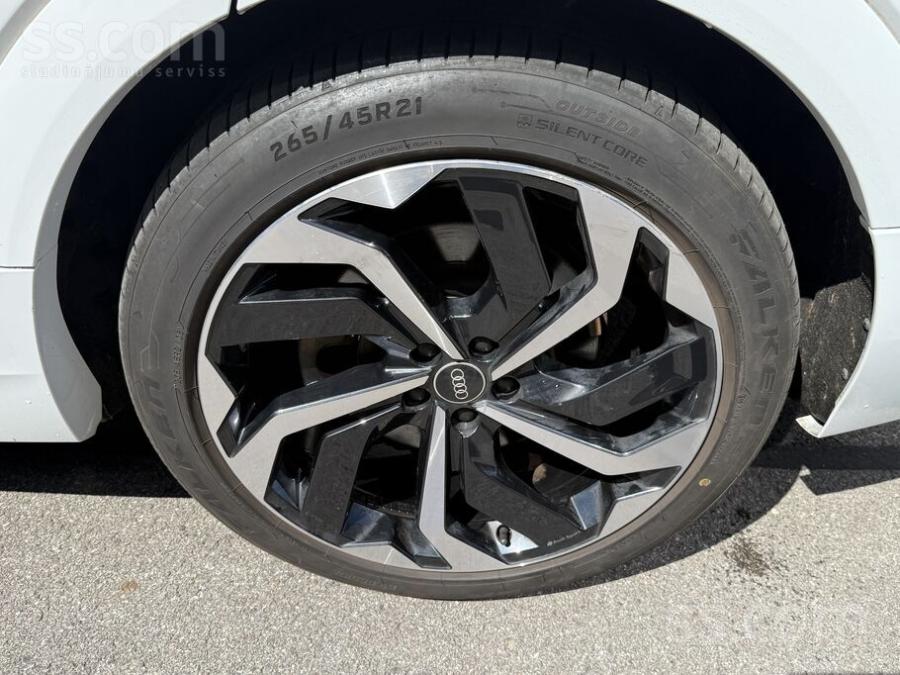Balts Audi E-Tron 2023 Rīga, ar dzinēja tilpumu 0.00 L un nobraukumu 131 tūkst. km par 31999 €, foto 26 vietnē AUTOMOTO.COM.LV