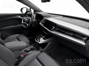 White Audi E-Tron 2023 in Riga, with an engine capacity of 0.00 L and mileage of 104 thousand km for 35990 €, photo 9 on AUTOMOTO.COM.LV
