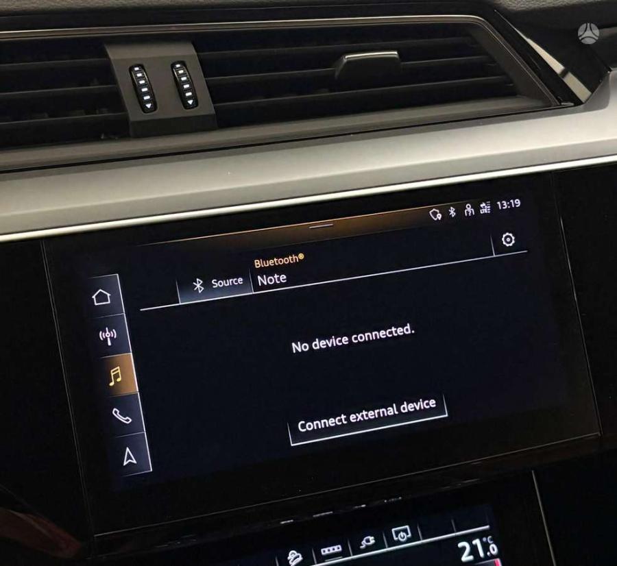 White Audi E-Tron 2023 in Marijampole, with an engine capacity of 0.00 L and mileage of 31 thousand km for 32650 €, photo 8 on AUTOMOTO.COM.LV