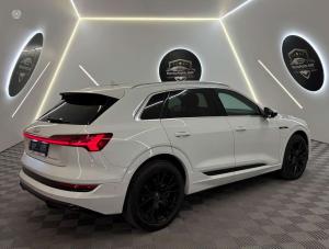 White Audi E-Tron 2023 in Marijampole, with an engine capacity of 0.00 L and mileage of 31 thousand km for 32650 €, photo 10 on AUTOMOTO.COM.LV