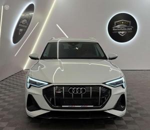 White Audi E-Tron 2023 in Marijampole, with an engine capacity of 0.00 L and mileage of 31 thousand km for 32650 €, photo 11 on AUTOMOTO.COM.LV