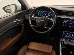 White Audi E-Tron 2023 in Marijampole, with an engine capacity of 0.00 L and mileage of 31 thousand km for 32650 €, photo 16 on AUTOMOTO.COM.LV