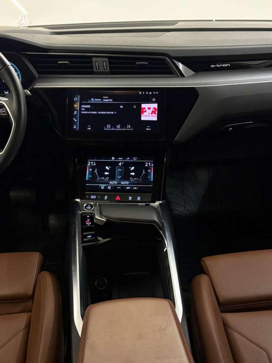 White Audi E-Tron 2023 in Marijampole, with an engine capacity of 0.00 L and mileage of 31 thousand km for 32650 €, photo 18 on AUTOMOTO.COM.LV