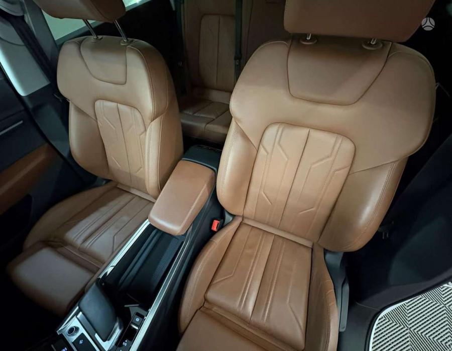 White Audi E-Tron 2023 in Marijampole, with an engine capacity of 0.00 L and mileage of 31 thousand km for 32650 €, photo 25 on AUTOMOTO.COM.LV