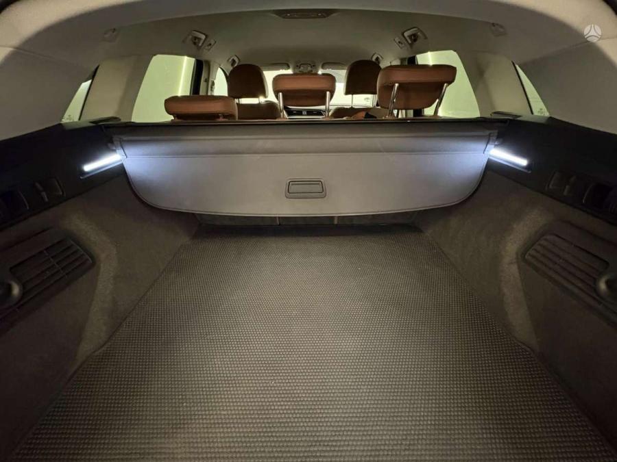 White Audi E-Tron 2023 in Marijampole, with an engine capacity of 0.00 L and mileage of 31 thousand km for 32650 €, photo 30 on AUTOMOTO.COM.LV