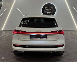White Audi E-Tron 2023 in Marijampole, with an engine capacity of 0.00 L and mileage of 31 thousand km for 32650 €, photo 31 on AUTOMOTO.COM.LV