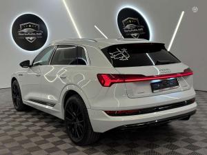 White Audi E-Tron 2023 in Marijampole, with an engine capacity of 0.00 L and mileage of 31 thousand km for 32650 €, photo 32 on AUTOMOTO.COM.LV