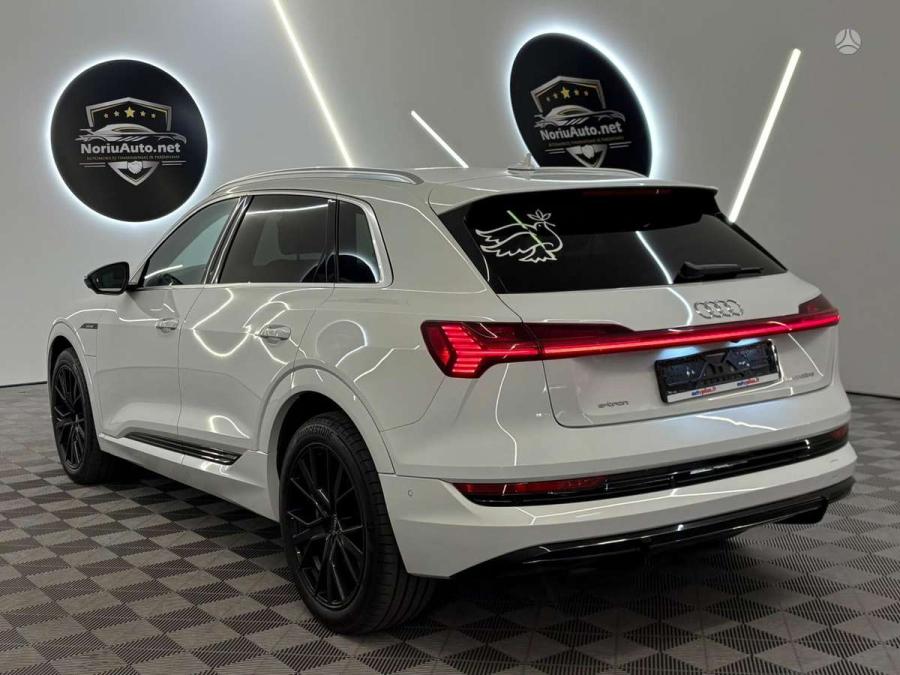 White Audi E-Tron 2023 in Marijampole, with an engine capacity of 0.00 L and mileage of 31 thousand km for 32650 €, photo 32 on AUTOMOTO.COM.LV