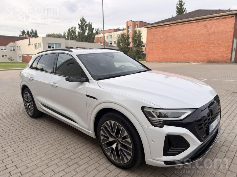 Белый Ауди E-Tron 2023 в Рига, объемом двигателя 0.00 л и пробегом 65 тыс. км за 47900 €, фото 7 на AUTOMOTO.COM.LV