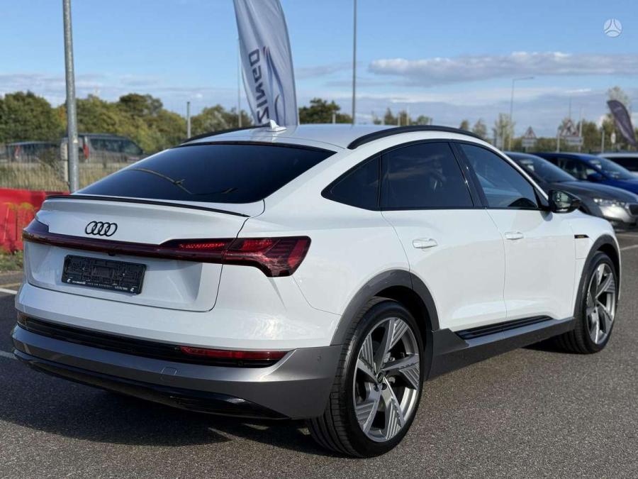 Balts Audi E-Tron 2023 Viļņa, ar dzinēja tilpumu 0.00 L un nobraukumu 48 tūkst. km par 39999 €, foto 6 vietnē AUTOMOTO.COM.LV