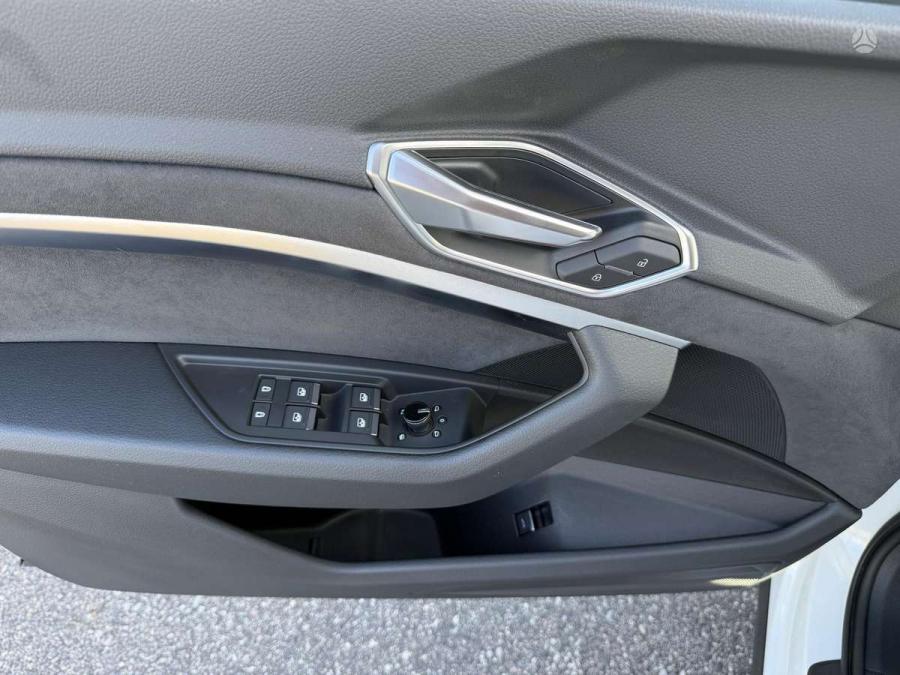 Balts Audi E-Tron 2023 Viļņa, ar dzinēja tilpumu 0.00 L un nobraukumu 48 tūkst. km par 39999 €, foto 14 vietnē AUTOMOTO.COM.LV