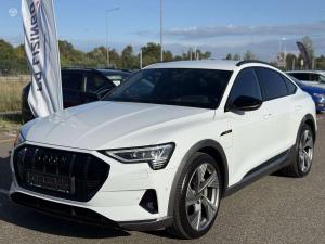 Balts Audi E-Tron 2023 Viļņa, ar dzinēja tilpumu 0.00 L un nobraukumu 48 tūkst. km par 39999 €, foto 15 vietnē AUTOMOTO.COM.LV