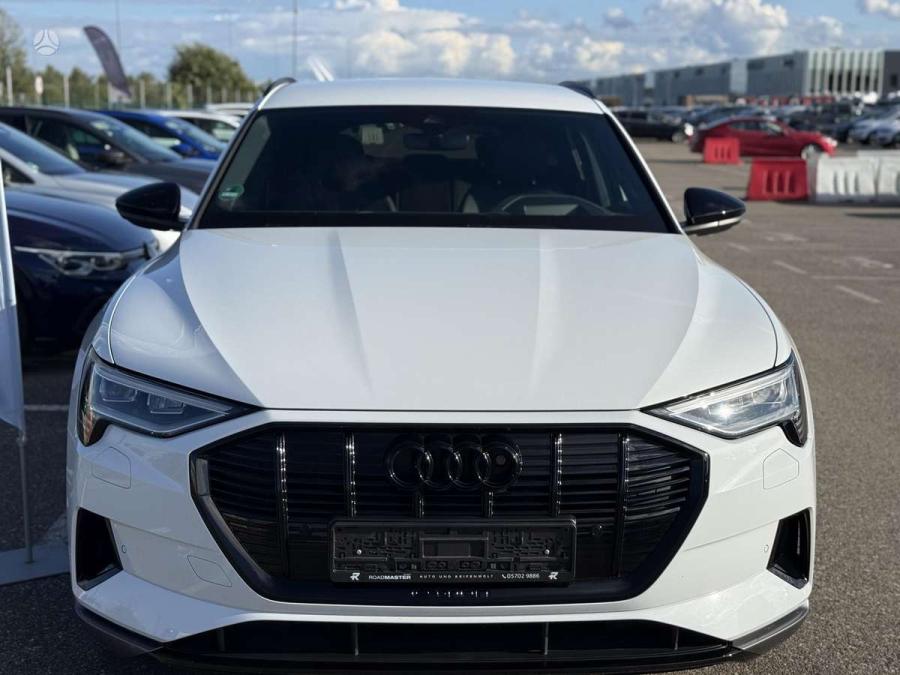 Balts Audi E-Tron 2023 Viļņa, ar dzinēja tilpumu 0.00 L un nobraukumu 48 tūkst. km par 39999 €, foto 16 vietnē AUTOMOTO.COM.LV