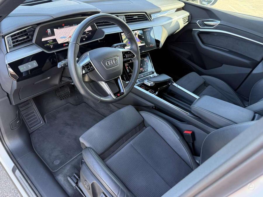 Balts Audi E-Tron 2023 Viļņa, ar dzinēja tilpumu 0.00 L un nobraukumu 48 tūkst. km par 39999 €, foto 32 vietnē AUTOMOTO.COM.LV