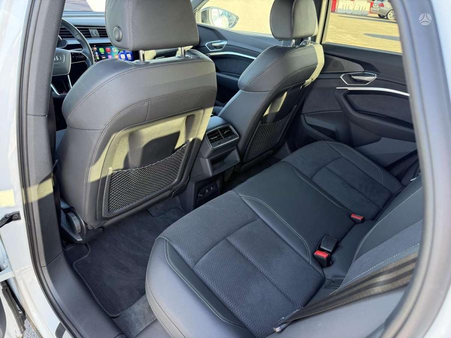 Balts Audi E-Tron 2023 Viļņa, ar dzinēja tilpumu 0.00 L un nobraukumu 48 tūkst. km par 39999 €, foto 36 vietnē AUTOMOTO.COM.LV