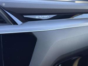 Balts Audi E-Tron 2023 Viļņa, ar dzinēja tilpumu 0.00 L un nobraukumu 48 tūkst. km par 39999 €, foto 45 vietnē AUTOMOTO.COM.LV