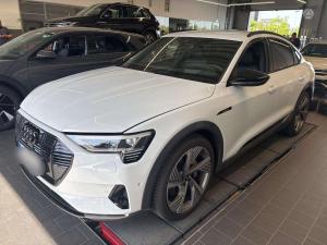 Balts Audi E-Tron 2023 Viļņa, ar dzinēja tilpumu 0.00 L un nobraukumu 48 tūkst. km par 39999 €, foto 57 vietnē AUTOMOTO.COM.LV