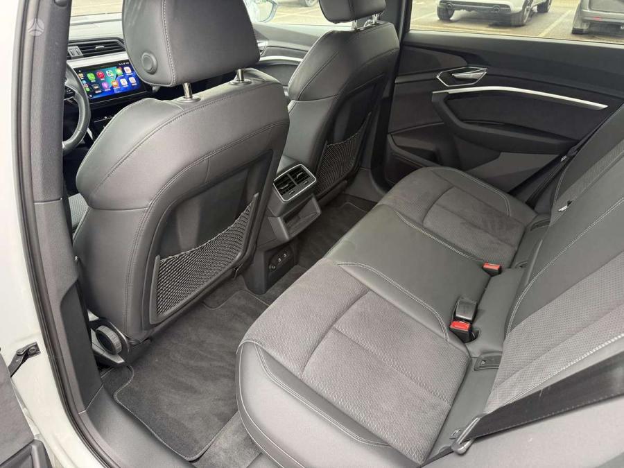 Balts Audi E-Tron 2023 Viļņa, ar dzinēja tilpumu 0.00 L un nobraukumu 48 tūkst. km par 39500 €, foto 33 vietnē AUTOMOTO.COM.LV