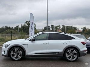 Balts Audi E-Tron 2023 Viļņa, ar dzinēja tilpumu 0.00 L un nobraukumu 48 tūkst. km par 39500 €, foto 3 vietnē AUTOMOTO.COM.LV