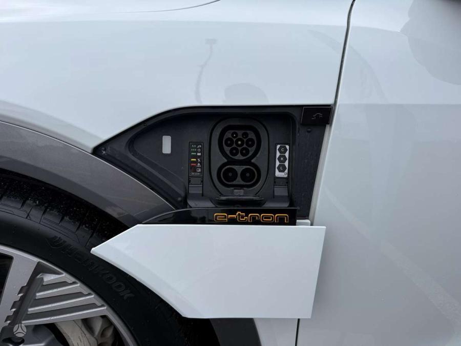 Balts Audi E-Tron 2023 Viļņa, ar dzinēja tilpumu 0.00 L un nobraukumu 48 tūkst. km par 39500 €, foto 51 vietnē AUTOMOTO.COM.LV