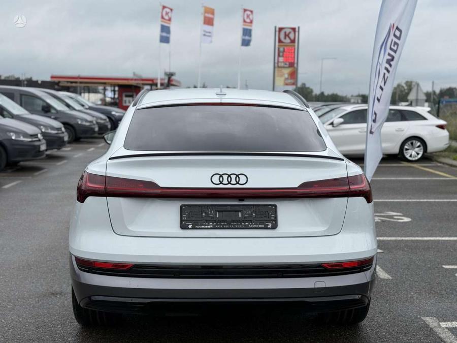 Balts Audi E-Tron 2023 Viļņa, ar dzinēja tilpumu 0.00 L un nobraukumu 48 tūkst. km par 39500 €, foto 7 vietnē AUTOMOTO.COM.LV