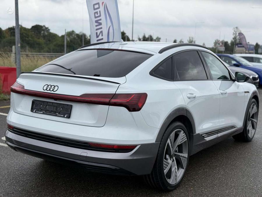 Balts Audi E-Tron 2023 Viļņa, ar dzinēja tilpumu 0.00 L un nobraukumu 48 tūkst. km par 39500 €, foto 8 vietnē AUTOMOTO.COM.LV