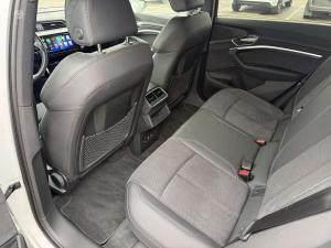 Balts Audi E-Tron 2023 Viļņa, ar dzinēja tilpumu 0.00 L un nobraukumu 48 tūkst. km par 39500 €, foto 34 vietnē AUTOMOTO.COM.LV