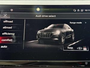 Balts Audi E-Tron 2023 Viļņa, ar dzinēja tilpumu 0.00 L un nobraukumu 48 tūkst. km par 39500 €, foto 72 vietnē AUTOMOTO.COM.LV