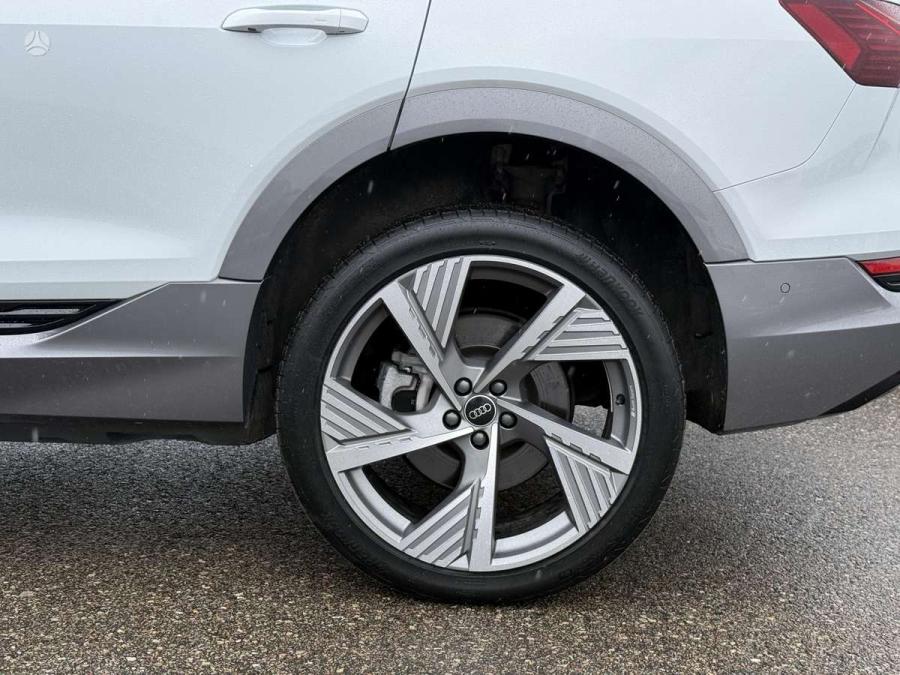 Balts Audi E-Tron 2023 Viļņa, ar dzinēja tilpumu 0.00 L un nobraukumu 48 tūkst. km par 39500 €, foto 77 vietnē AUTOMOTO.COM.LV