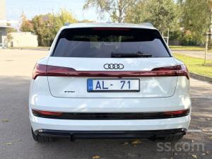 Balts Audi E-Tron 2023 Rīga, ar dzinēja tilpumu 0.00 L un nobraukumu 32 tūkst. km par 34900 €, foto 5 vietnē AUTOMOTO.COM.LV
