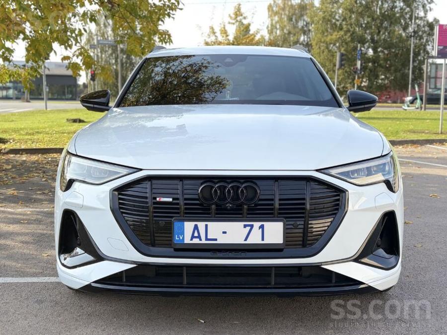 Balts Audi E-Tron 2023 Rīga, ar dzinēja tilpumu 0.00 L un nobraukumu 32 tūkst. km par 34900 €, foto 12 vietnē AUTOMOTO.COM.LV