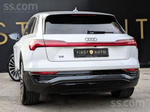 Balts Audi E-Tron 2023 Tukums, ar dzinēja tilpumu 0.00 L un nobraukumu 94 tūkst. km par 39990 €, foto 4 vietnē AUTOMOTO.COM.LV