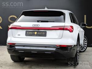 Balts Audi E-Tron 2023 Tukums, ar dzinēja tilpumu 0.00 L un nobraukumu 94 tūkst. km par 39990 €, foto 5 vietnē AUTOMOTO.COM.LV