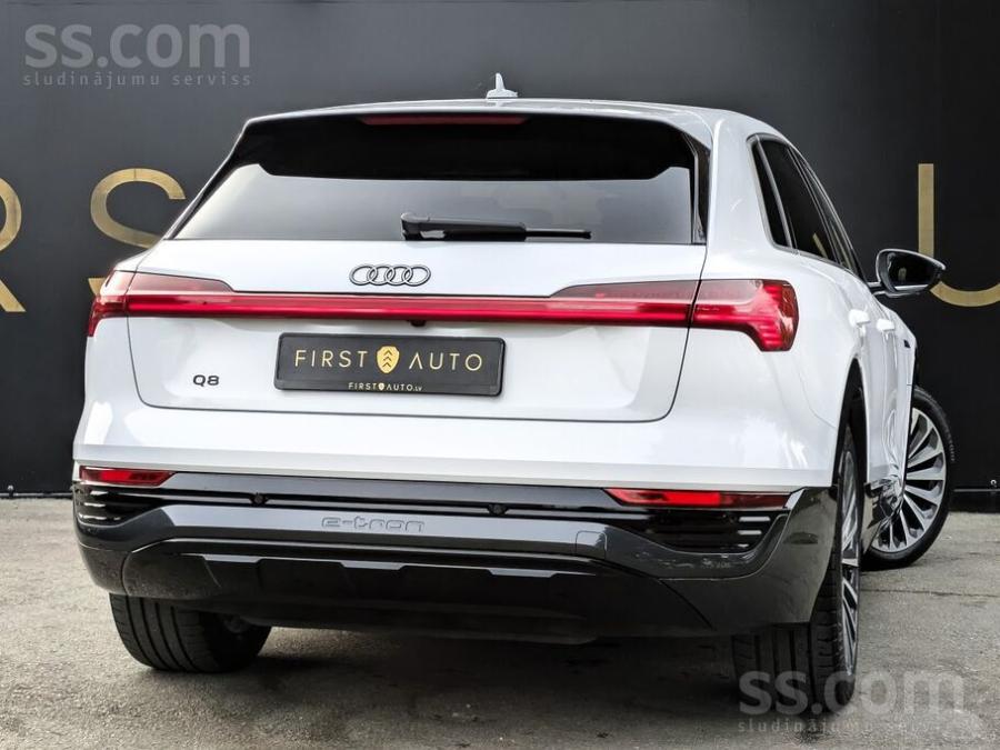 Balts Audi E-Tron 2023 Tukums, ar dzinēja tilpumu 0.00 L un nobraukumu 94 tūkst. km par 39990 €, foto 5 vietnē AUTOMOTO.COM.LV