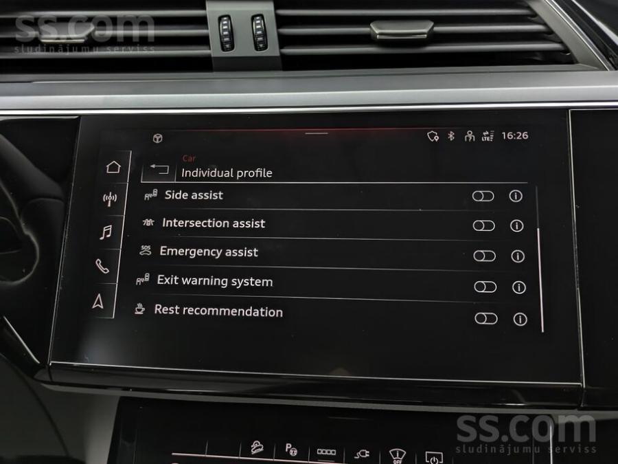 Balts Audi E-Tron 2023 Tukums, ar dzinēja tilpumu 0.00 L un nobraukumu 94 tūkst. km par 39990 €, foto 15 vietnē AUTOMOTO.COM.LV