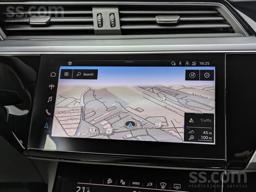 Balts Audi E-Tron 2023 Tukums, ar dzinēja tilpumu 0.00 L un nobraukumu 94 tūkst. km par 39990 €, foto 20 vietnē AUTOMOTO.COM.LV