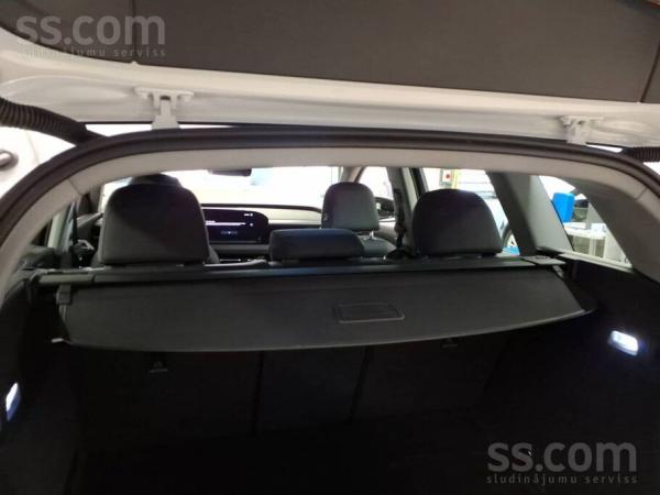White Audi E-Tron 2024 in Riga, with an engine capacity of 0.00 L and mileage of 20 thousand km for 47900 €, photo 10 on AUTOMOTO.COM.LV