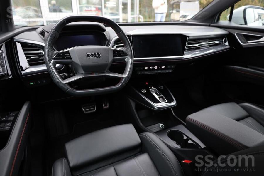 White Audi E-Tron 2024 in Riga, with an engine capacity of 0.00 L and mileage of 0 thousand km for 40995 €, photo 12 on AUTOMOTO.COM.LV