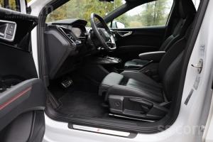 White Audi E-Tron 2024 in Riga, with an engine capacity of 0.00 L and mileage of 0 thousand km for 40995 €, photo 15 on AUTOMOTO.COM.LV