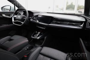 White Audi E-Tron 2024 in Riga, with an engine capacity of 0.00 L and mileage of 0 thousand km for 40995 €, photo 18 on AUTOMOTO.COM.LV
