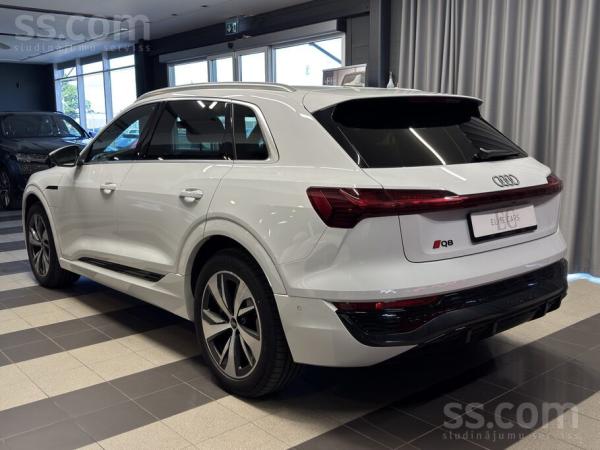Balts Audi E-Tron 2024 Rīga, ar dzinēja tilpumu 0.00 L un nobraukumu 64 tūkst. km par 45990 €, foto 6 vietnē AUTOMOTO.COM.LV