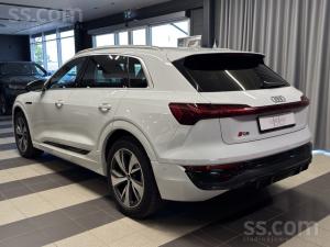 Balts Audi E-Tron 2024 Rīga, ar dzinēja tilpumu 0.00 L un nobraukumu 64 tūkst. km par 45990 €, foto 7 vietnē AUTOMOTO.COM.LV