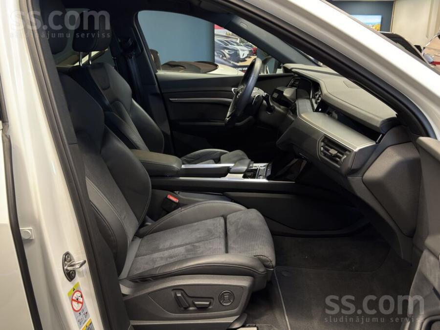Balts Audi E-Tron 2024 Rīga, ar dzinēja tilpumu 0.00 L un nobraukumu 64 tūkst. km par 45990 €, foto 25 vietnē AUTOMOTO.COM.LV