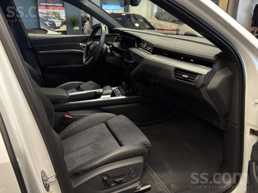 Balts Audi E-Tron 2024 Rīga, ar dzinēja tilpumu 0.00 L un nobraukumu 64 tūkst. km par 45990 €, foto 26 vietnē AUTOMOTO.COM.LV