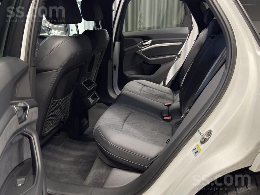 Balts Audi E-Tron 2024 Rīga, ar dzinēja tilpumu 0.00 L un nobraukumu 64 tūkst. km par 45990 €, foto 29 vietnē AUTOMOTO.COM.LV