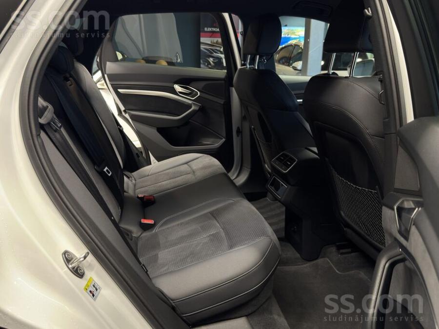 Balts Audi E-Tron 2024 Rīga, ar dzinēja tilpumu 0.00 L un nobraukumu 64 tūkst. km par 45990 €, foto 30 vietnē AUTOMOTO.COM.LV