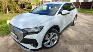 White Audi E-Tron 2024 in Riga, with an engine capacity of 0.00 L and mileage of 17 thousand km for 39900 €, photo  on AUTOMOTO.COM.LV
