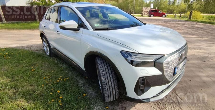 Balts Audi E-Tron 2024 Rīga, ar dzinēja tilpumu 0.00 L un nobraukumu 17 tūkst. km par 39900 €, foto 3 vietnē AUTOMOTO.COM.LV