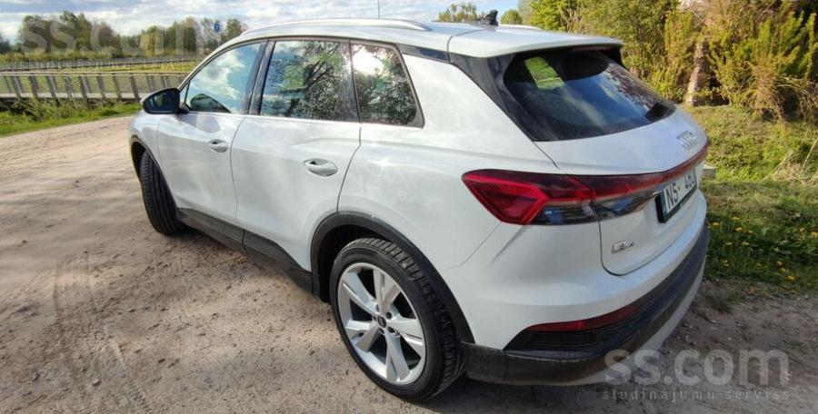 Balts Audi E-Tron 2024 Rīga, ar dzinēja tilpumu 0.00 L un nobraukumu 17 tūkst. km par 39900 €, foto 5 vietnē AUTOMOTO.COM.LV