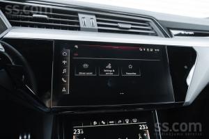 Белый Ауди E-Tron 2024 в Рига, объемом двигателя 0.00 л и пробегом 59 тыс. км за 46900 €, фото 25 на AUTOMOTO.COM.LV